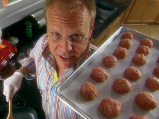 Food Network Gossip: Alton Brown's 'Good Eats' Returning To Food ...