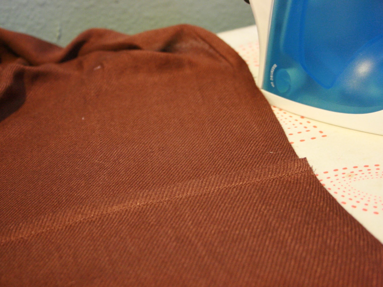 French seam infinity scarf tutorial--recycle a scarf! / Create / Enjoy