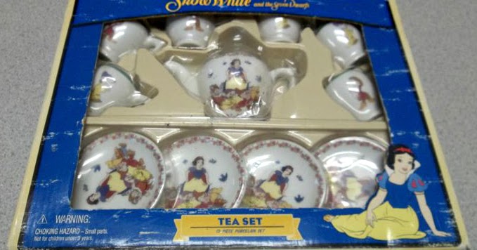 Filmic Light - Snow White Archive: Snow White Tea set by Schylling