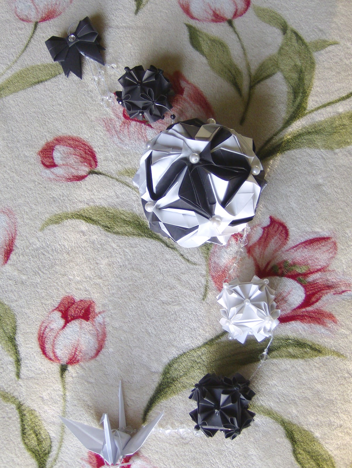 Ísis origamis: Móbile Kusudama Brocade e Loop