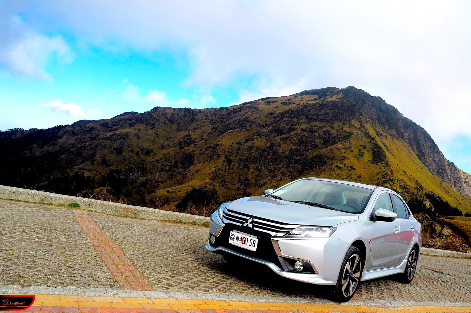 開箱試駕｜2017新規格！三菱Grand Lancer攻頂評價