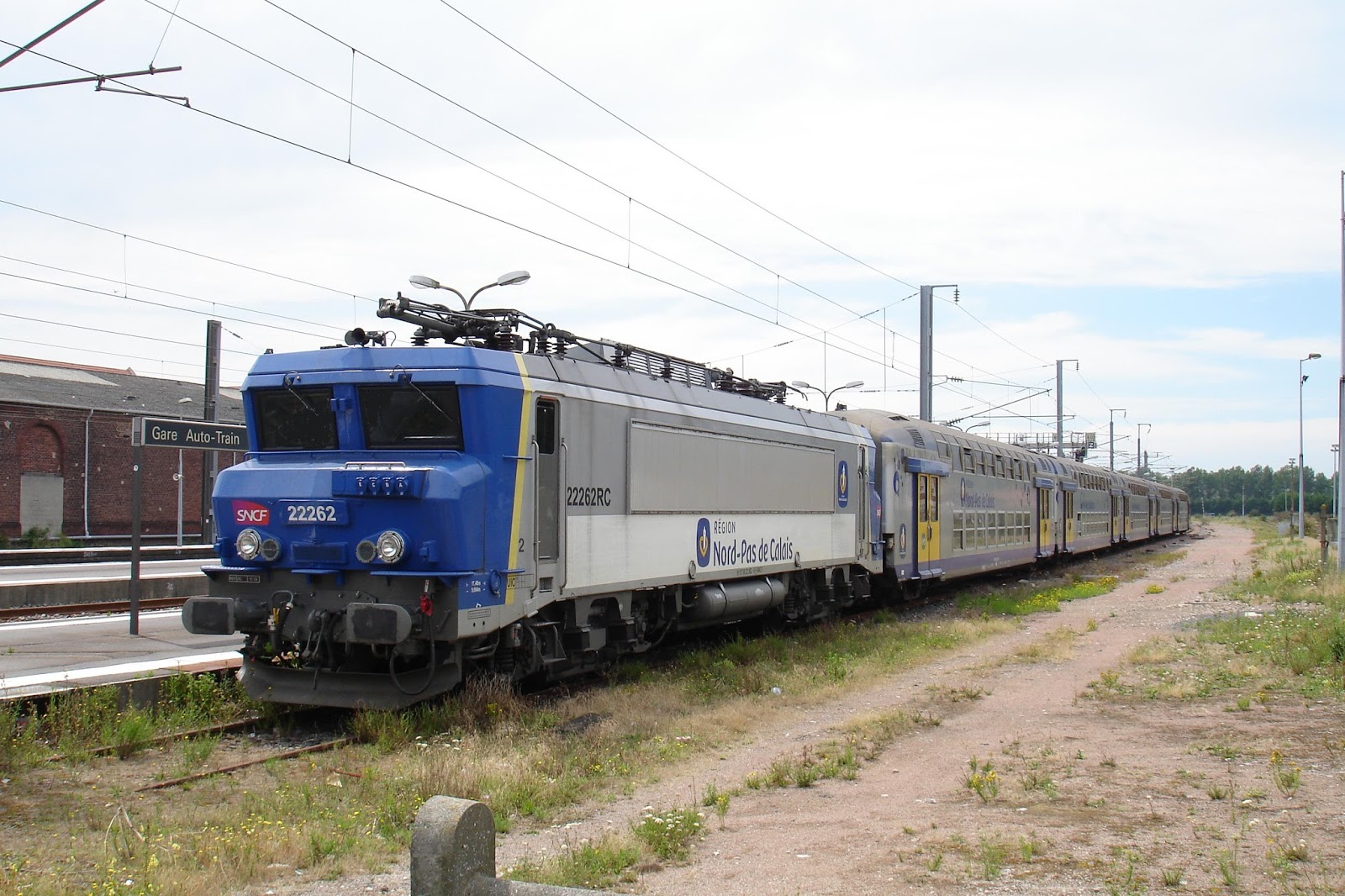 LA PASSION DU TRAIN: TER Mer avec la 22262 RC à Calais.