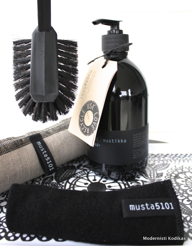 Pikkumusta keittiössä - Modernisti kodikas