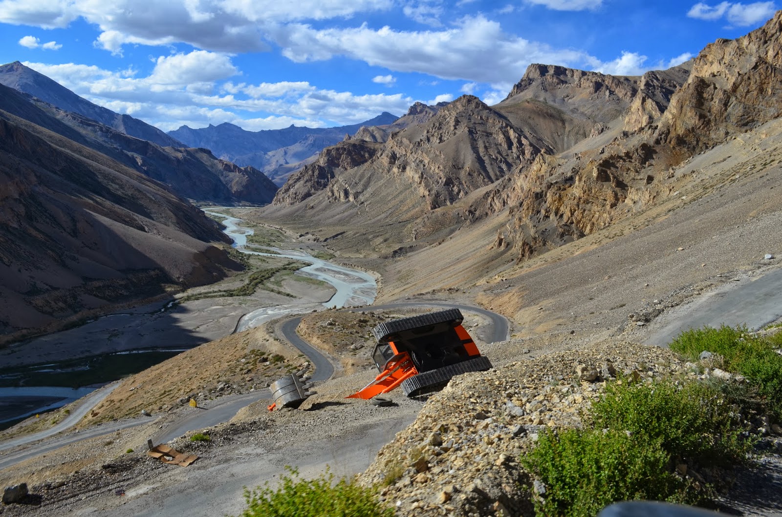 The Ghost of Gata Loops: The Ghost of Gata Loops