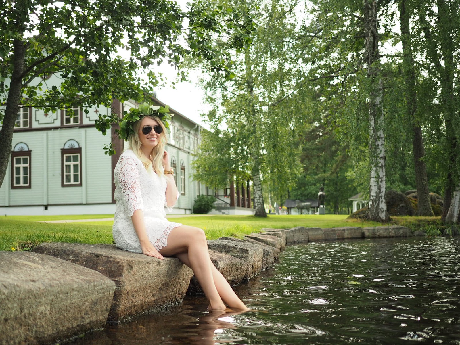 by Laura Linna: JUHANNUKSESTA VOL.2...