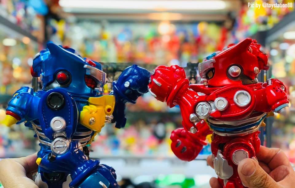 ROBOPUNCH MECH BOXER: Red Jet vs Blue Motor by MechNoiz Toys X Micbraining