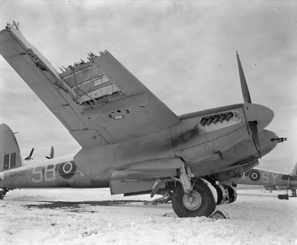 World War II in Pictures: Planes that Barely Survived