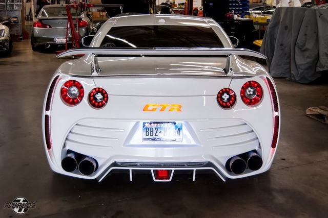 Modifikasi Nissan GT-R R35 dengan Konsep Godzila ~ Info Otomotif