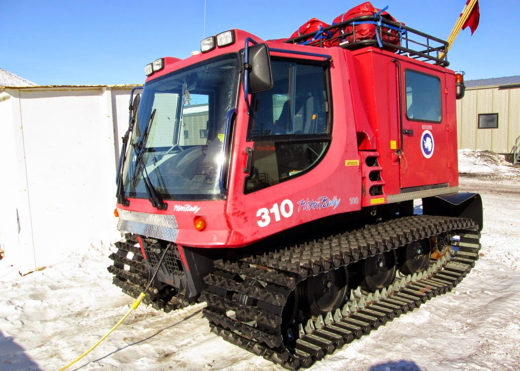 Polar Ponderings: From Polar Bears to Penguins : Antarctic Vehicles