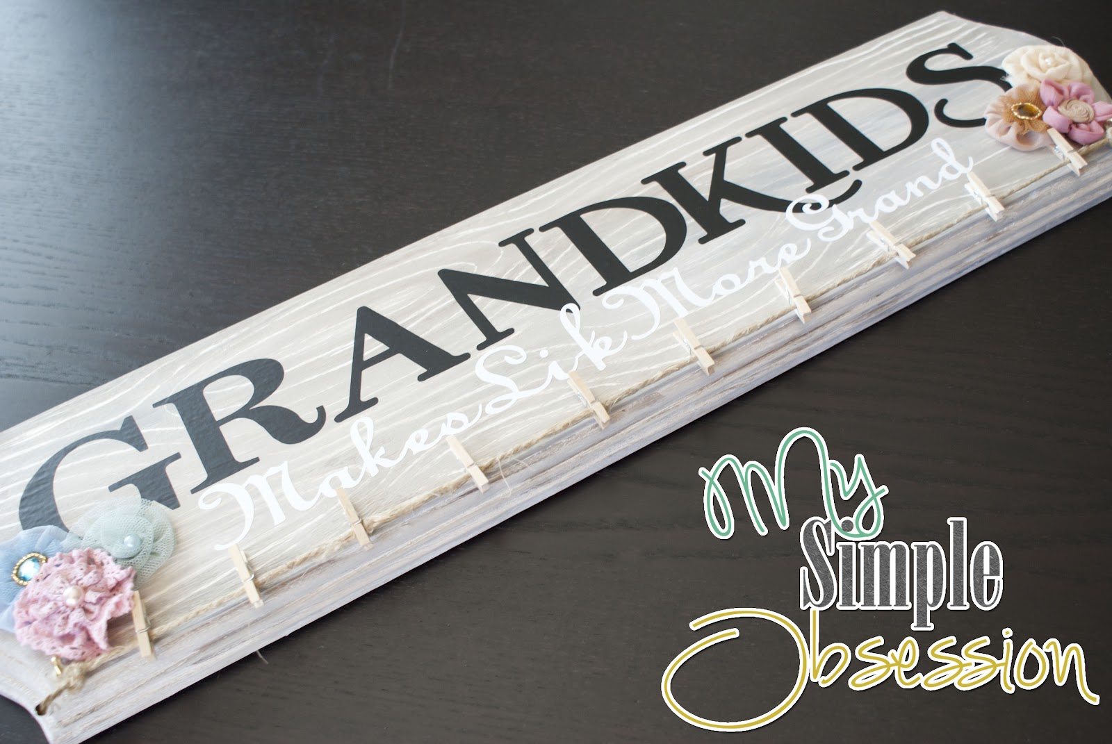 My Simple Obsession: Family Spotlight Photo Display Tutorial