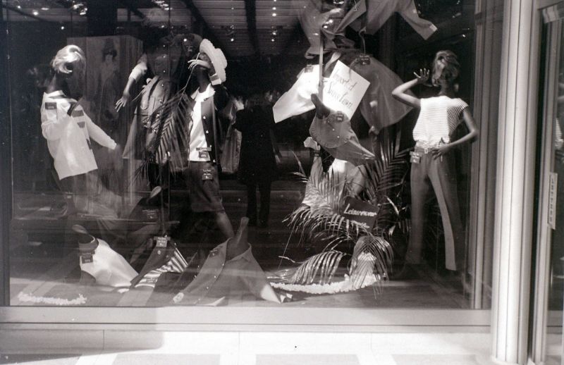 30 Amazing Photos That Show Window Display From the 1950s and 1960s ...