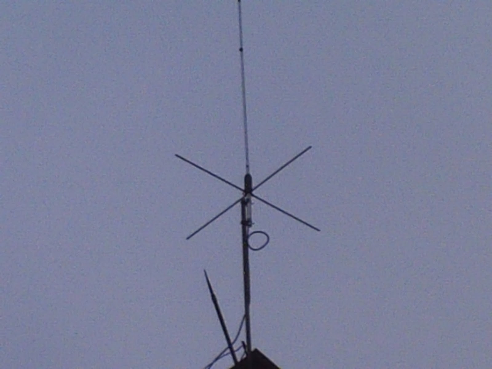 Homebrew Antena 1x5/8 lamdha FM 107,7Mhz