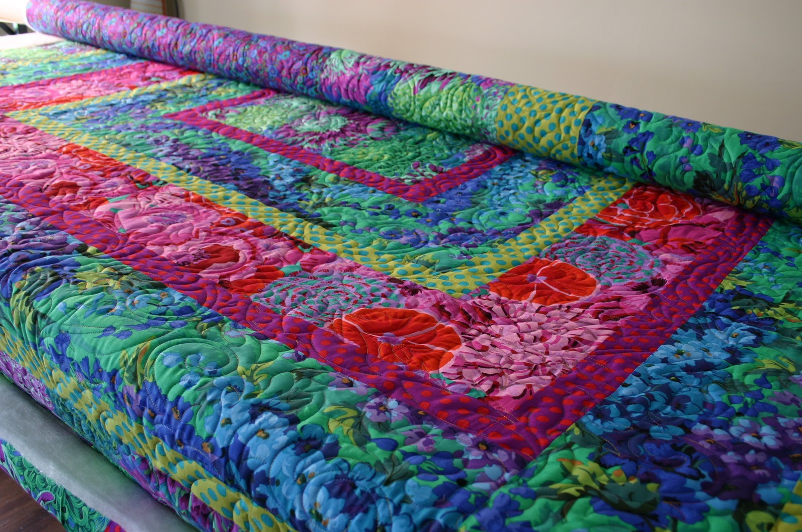 Three Bears Quilting: It's all Kaffe for Kat, and it's a beauty!!