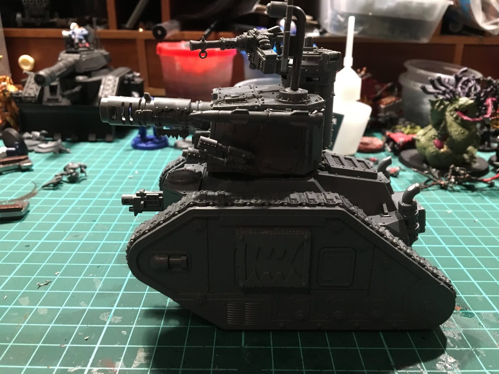 ...of Miniatures and Scale Models: Ork Loota (Leman Russ Conversion)