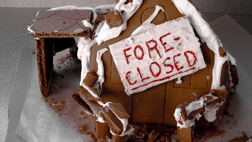 It's Beginning to Look A Lot Like Christmas: Gingerbread Houses