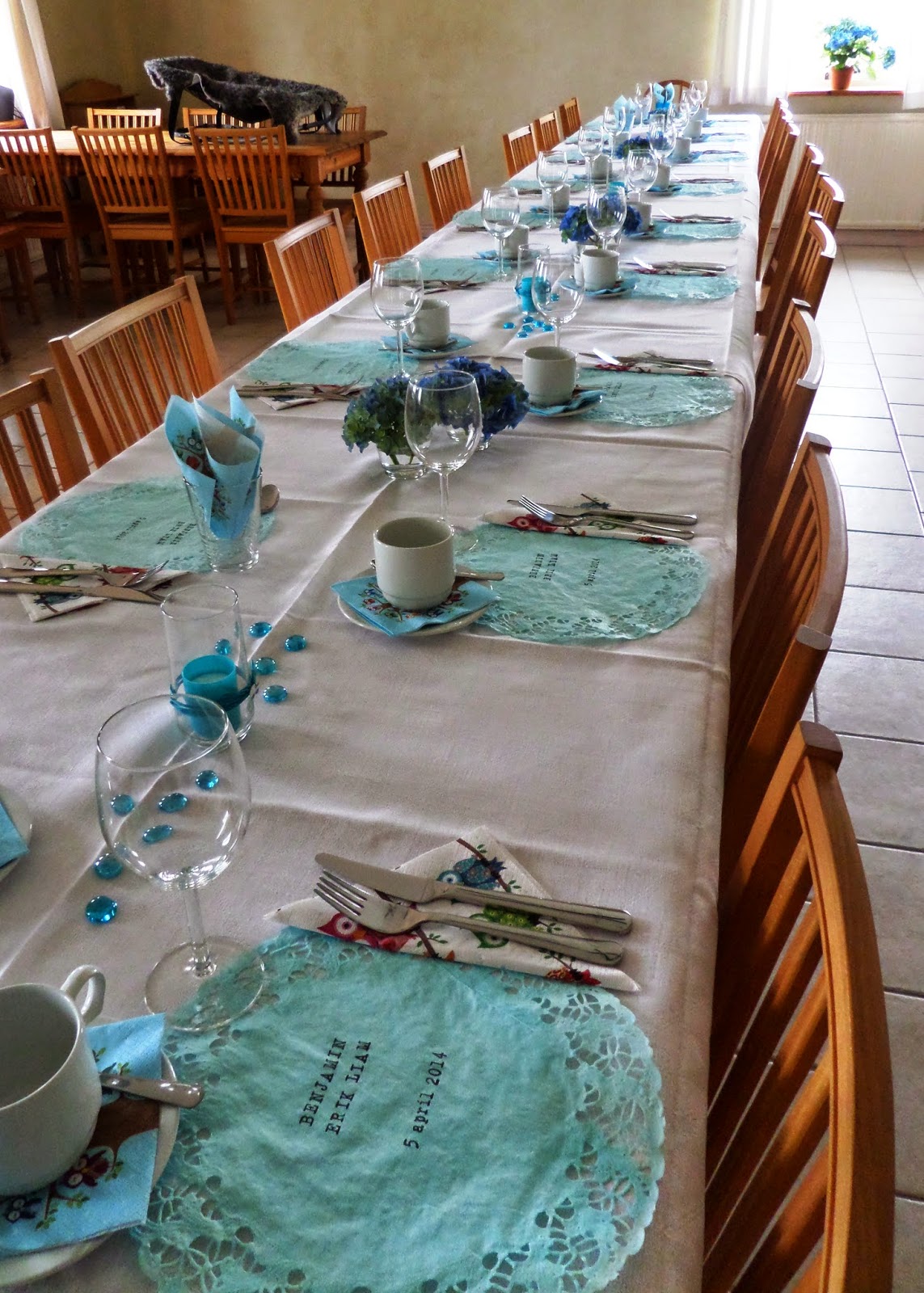 Skapat av Frida: Dukning, dop.