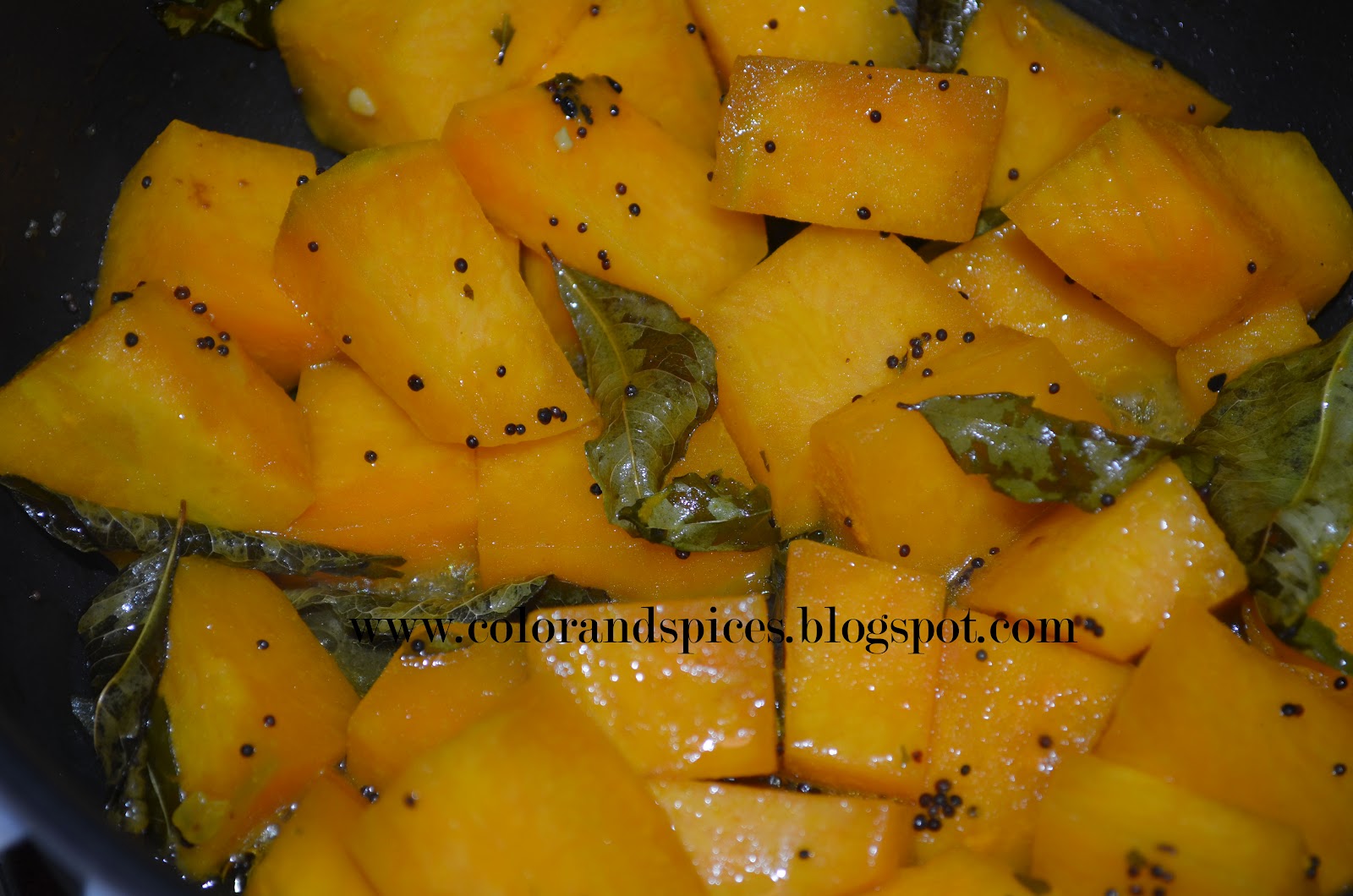 Color and Spices: Til-kumro