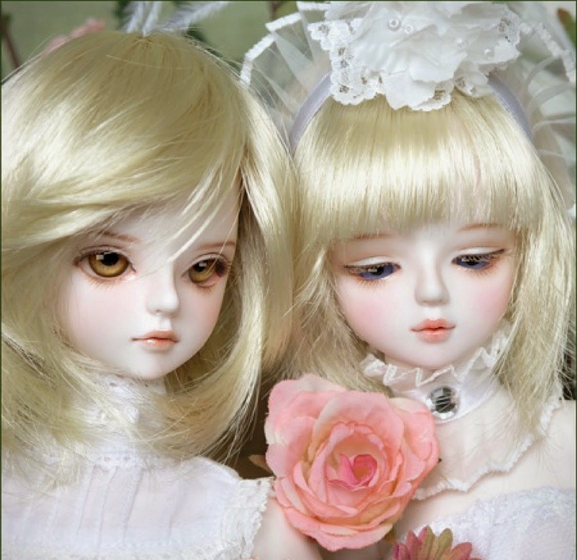 chimney bells: FreeCute Twins Barbie Dolls HD Wallpaper