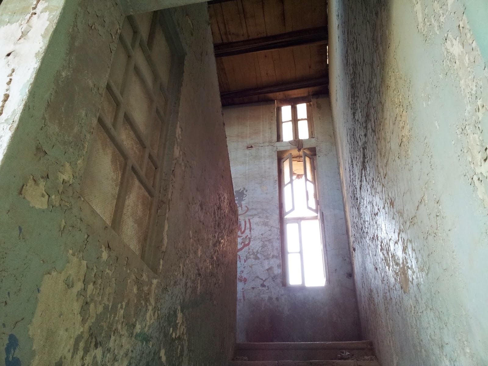 Life in Kuwait Blog: Huge old Kuwaiti house - Kuwait City