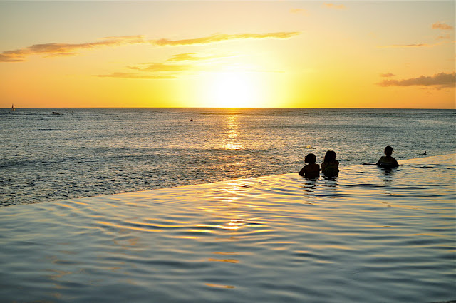 Oahu Daily Photo: To The Infinity Pool and Beyond