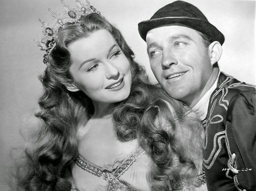 A TRIP DOWN MEMORY LANE: SWINGIN ON A STAR: THE BING CROSBY 1940s SONGBOOK