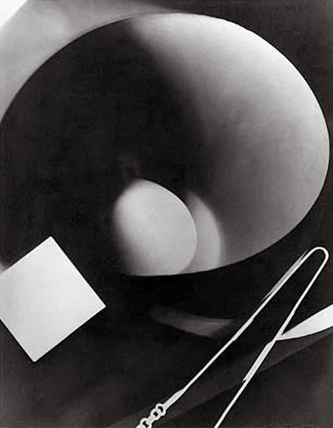 LA IMAGEN DEL SIGLO.: MAN RAY. Rayografías, fotogramas