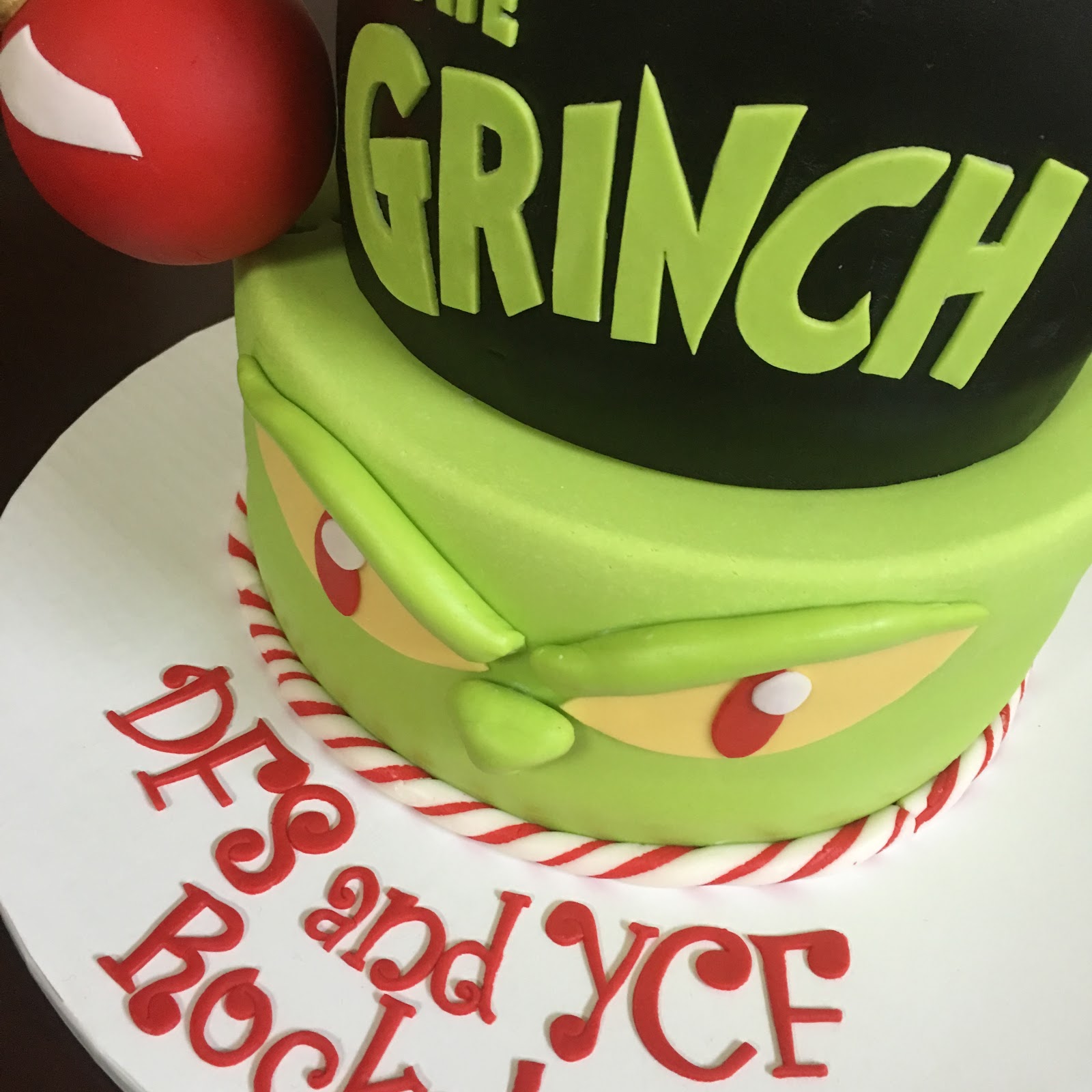 How to make a Grinch Cake