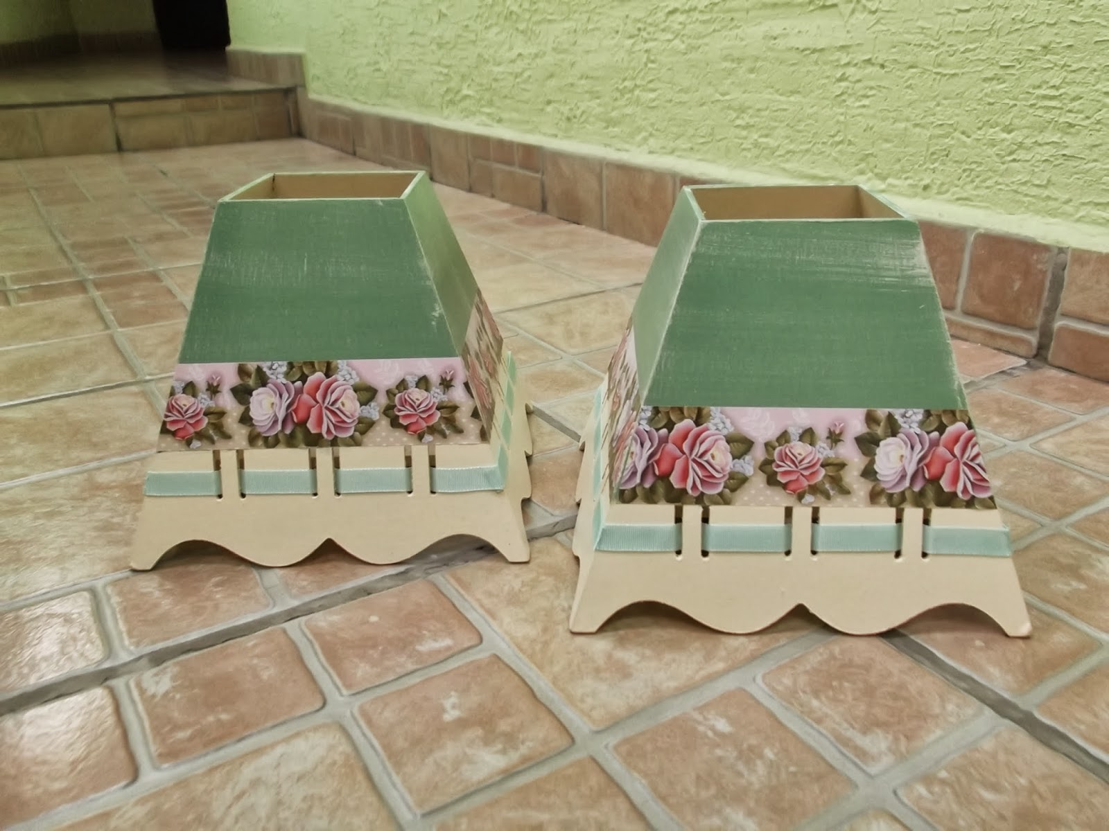 Claudia Arte e Telas: Trabalhos com tecido, cartão mousse e decoupage ...