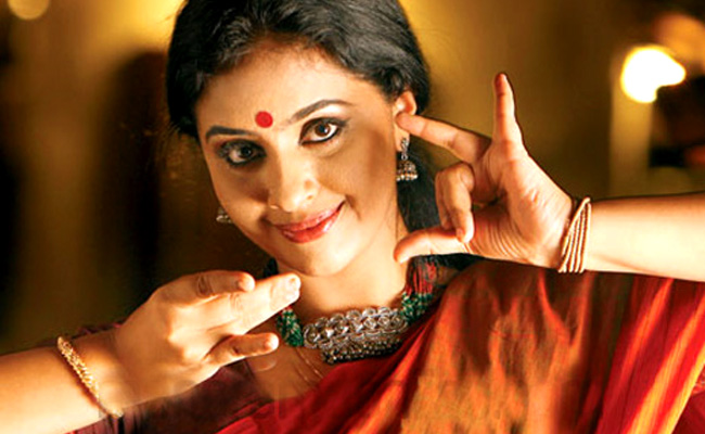 Methil Devika Profile |Latest Photos | Upcoming Movies - CinemaScene.in