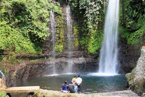 Curug Dago - objek wisata Air terjun di bandung - Penginapan Bandung
