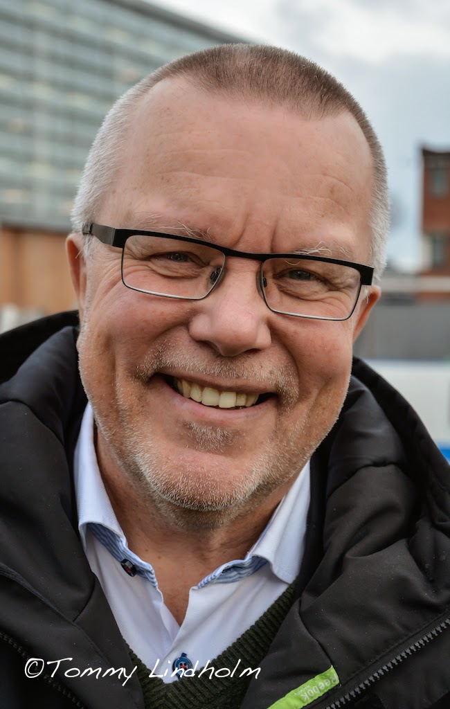 Foto och andra bilder: Leif Boork och Dam-VM i ishockey