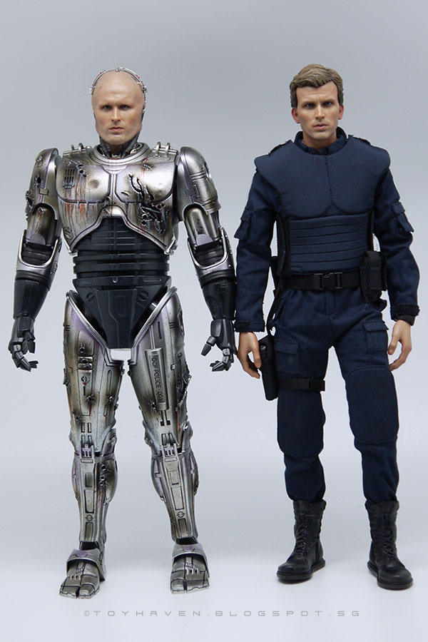 toyhaven: Hot Toys 1/6th scale RoboCop (die-cast & battle damaged ...