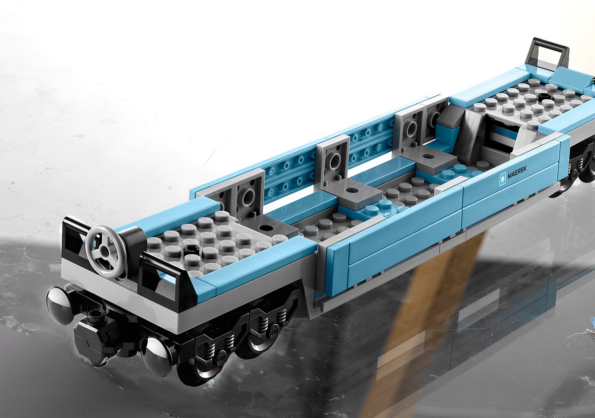onetwobrick10: LEGO set database: LEGO set database: 10219 maersk train