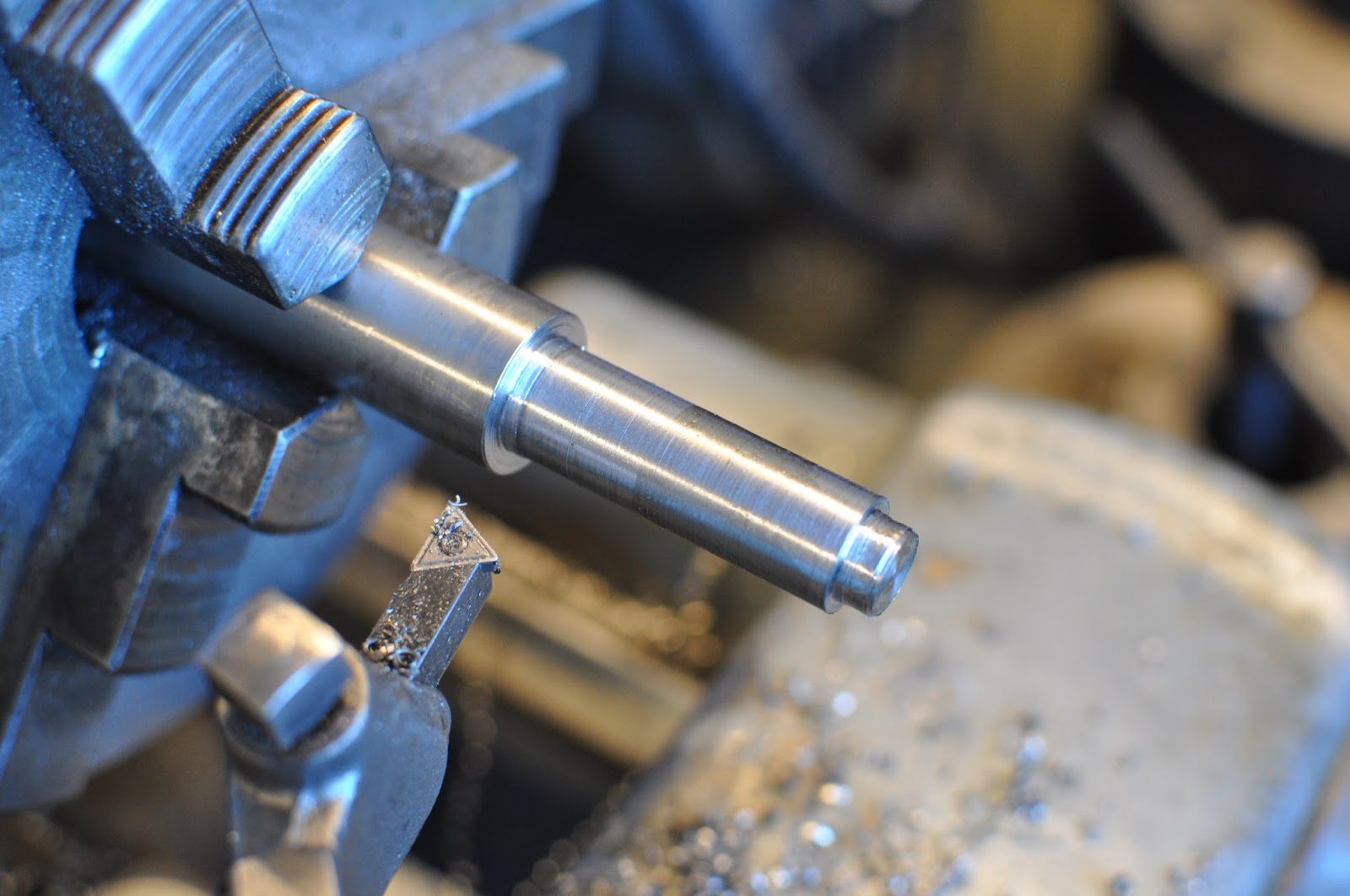 handverker: flow forming hammer and process