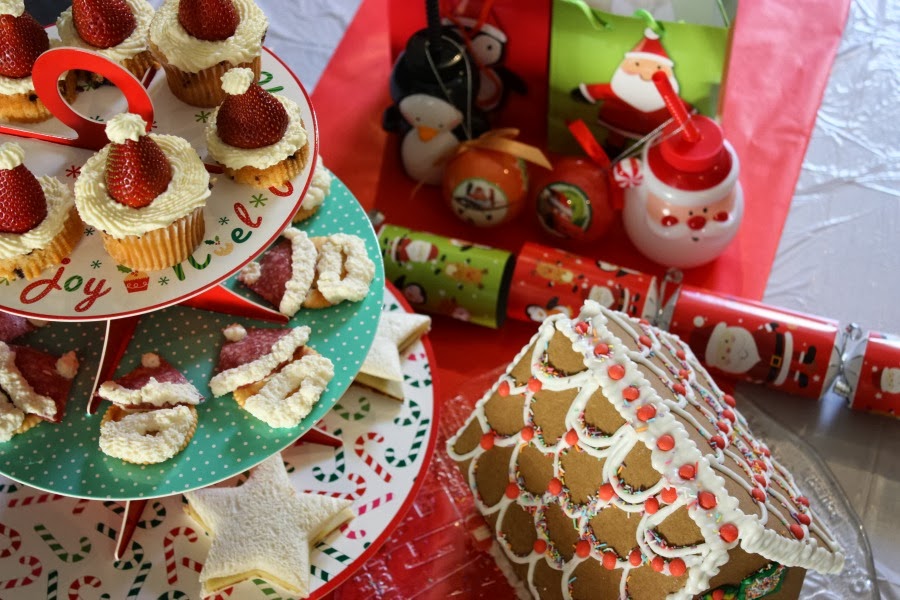 Where's My Glow? : How to create the ultimate Christmas Table for kids