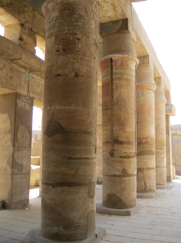 Kaponieeri: Karnakin temppeli