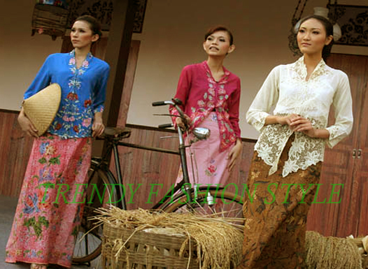 GET KNOW THE ORIGIN OF THE JAVANESE CULTURE CLOTHING - Indonesian ...