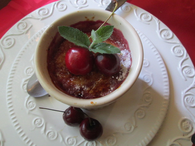 Canela kitchen (gloria): Black cherry cream brulee (cream brulee con ...