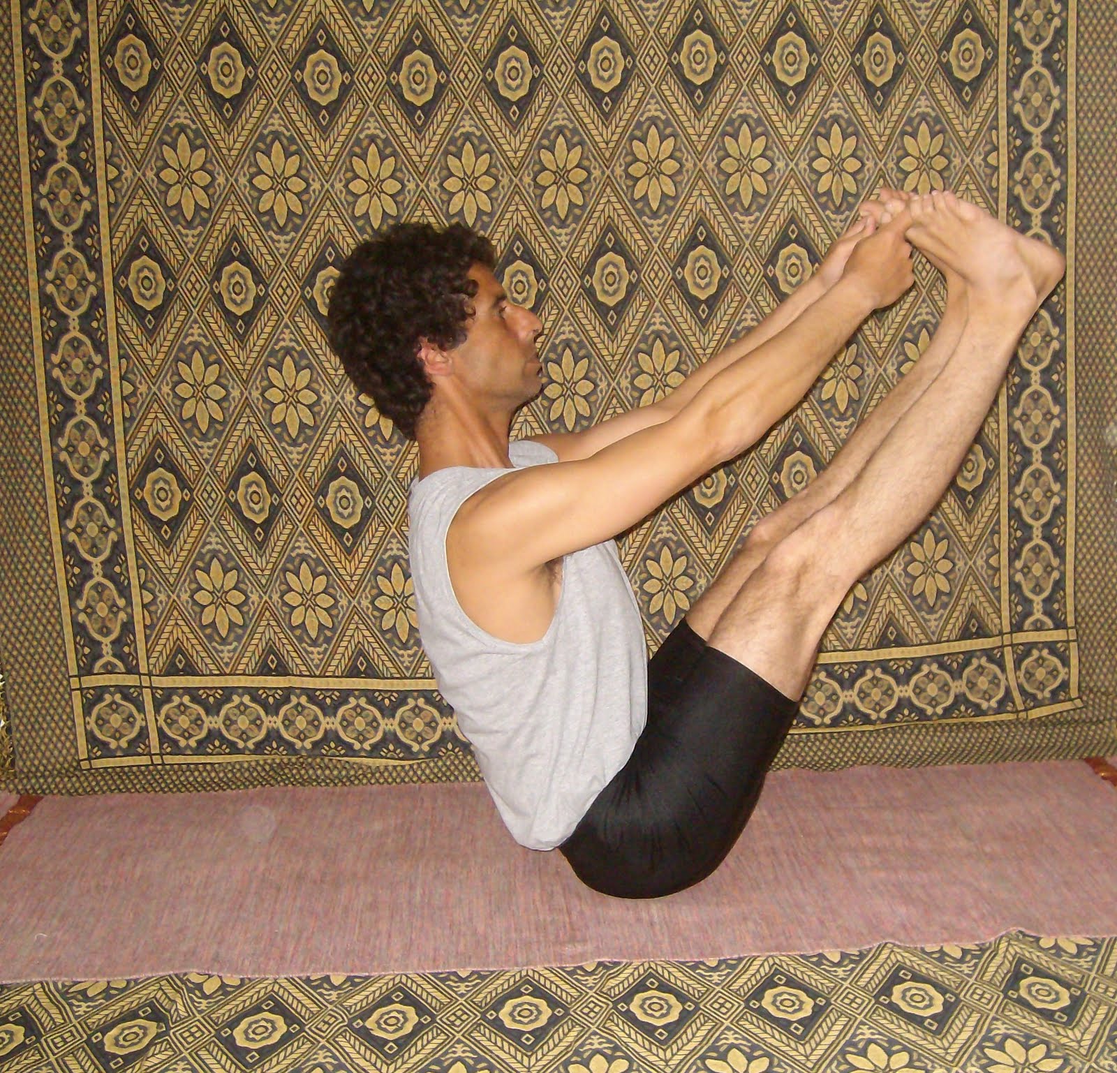 KAVI SÁDHANÁ: ASANAS