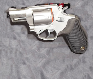 ARMAS CORTAS: .38 TAURUS