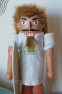 Really Cool Nutcrackers BLOG: Duuuude...its a Surfer Nutcracker