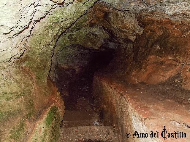 AMO DEL CASTILLO: Mitos y leyendas: los pasadizos secretos