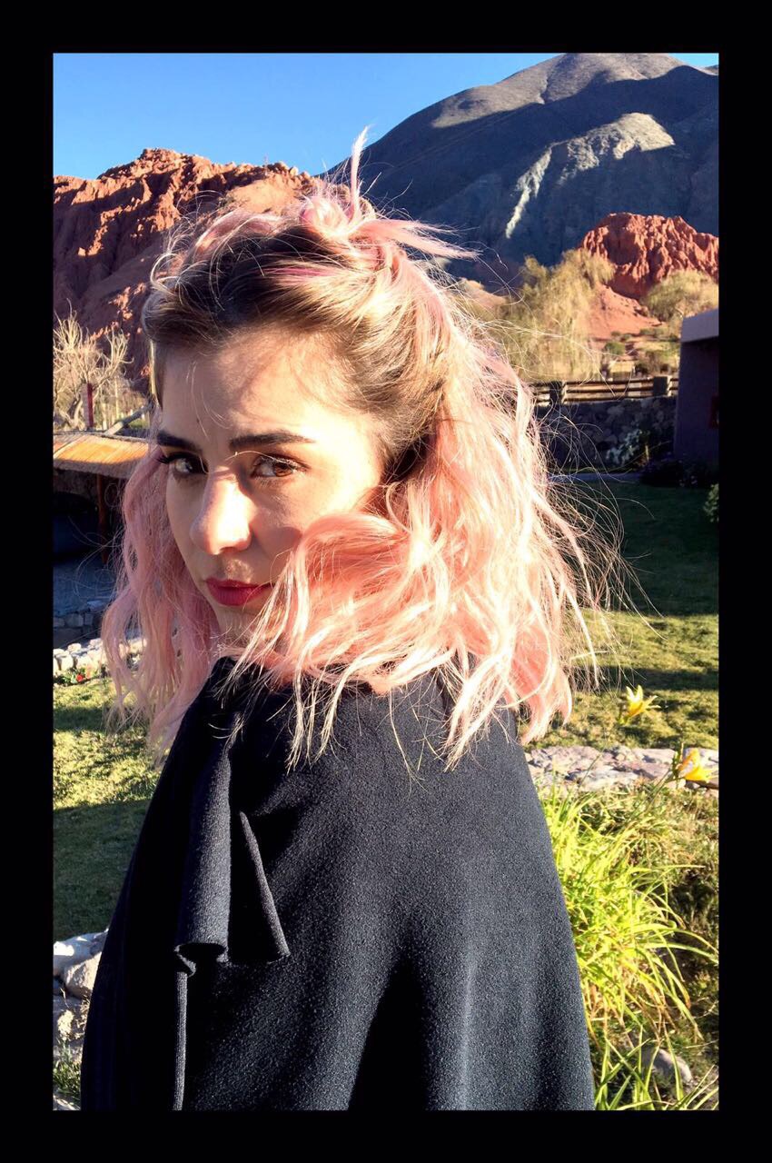 EL INFORMATORIO: Paula Reca sorprende con un look rosa by Roho