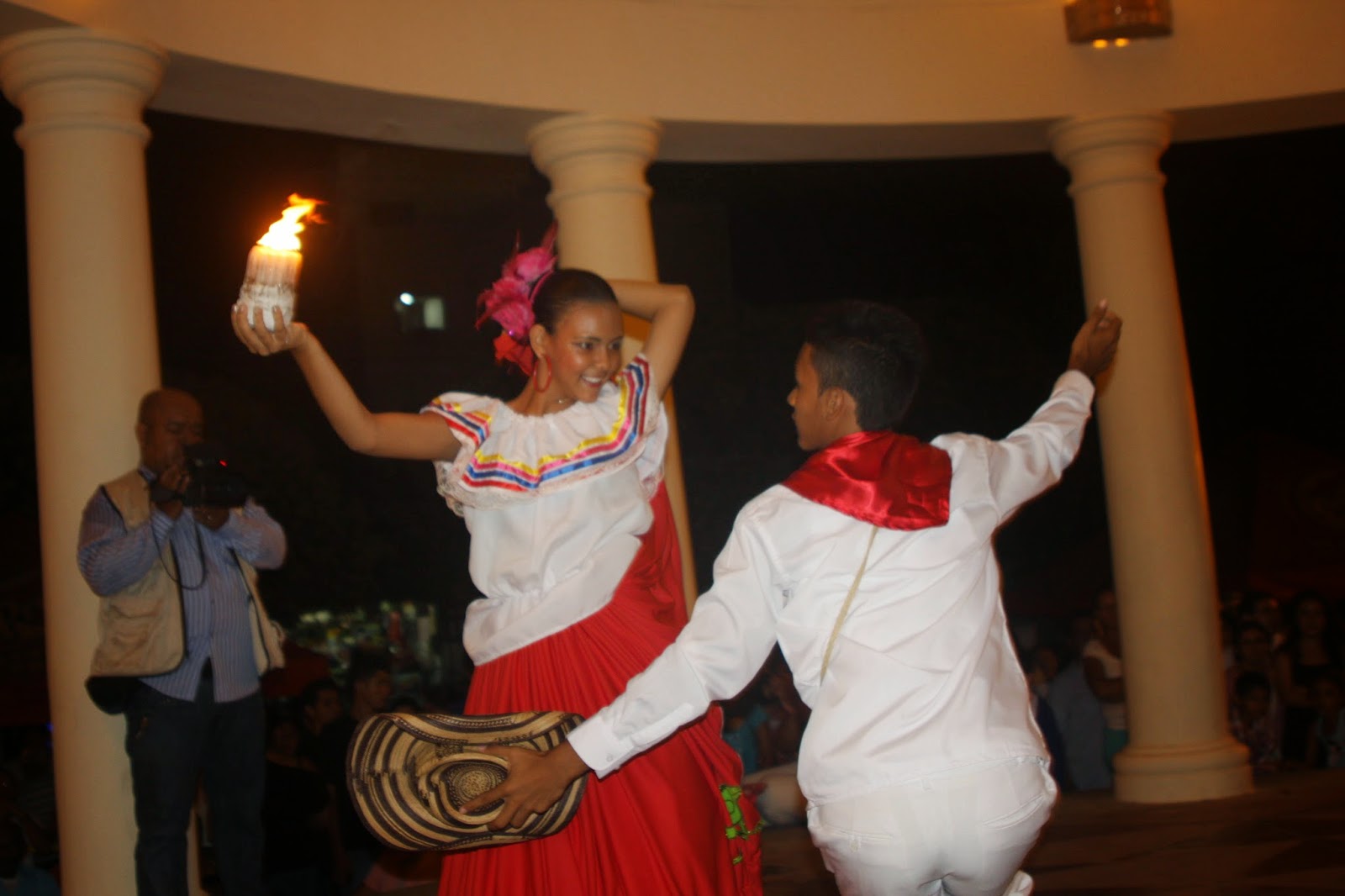 CONCURSO MUNICIPAL BAILE DE LA POLLERA COLORA.: I CONCURSO MUNICIPAL ...