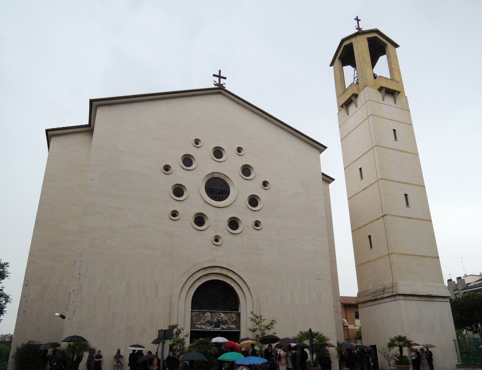 AMOROMA: Chiesa San Francesca Romana all'Ardeatina