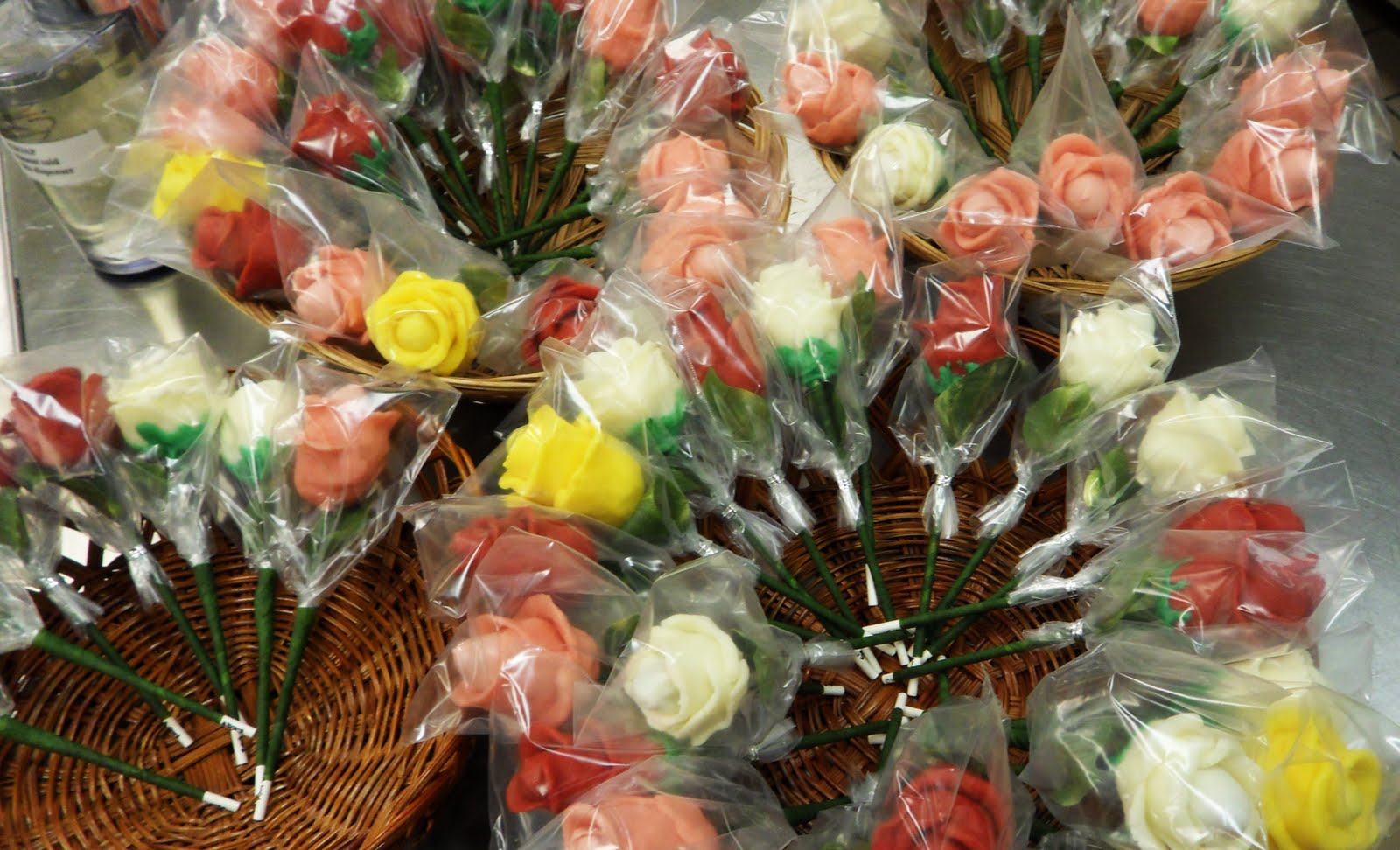 Cake Pop Fusion: Whoo-ee, What a Week!! :D