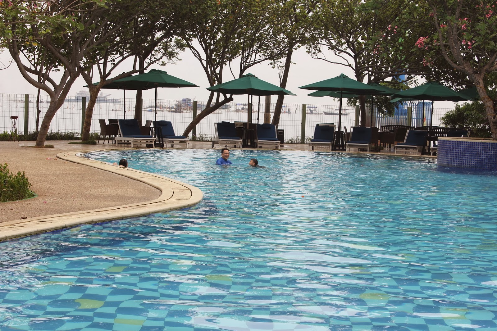 Stay, Stray, Play and Feast: Mercure Hotel Ancol Jakarta Indonesia Series 1