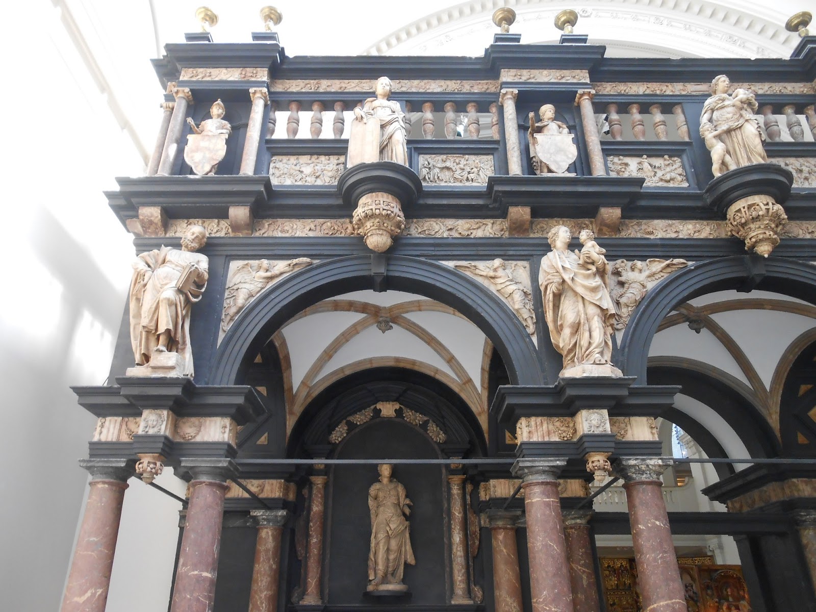 New Liturgical Movement: A Dutch Renaissance Rood-Screen
