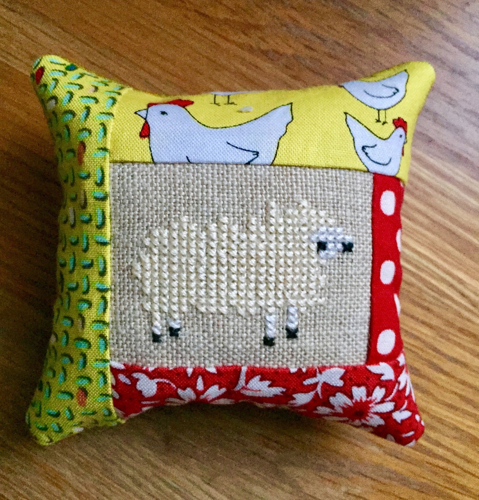 Patchwork n Play: Pincushion Parade!