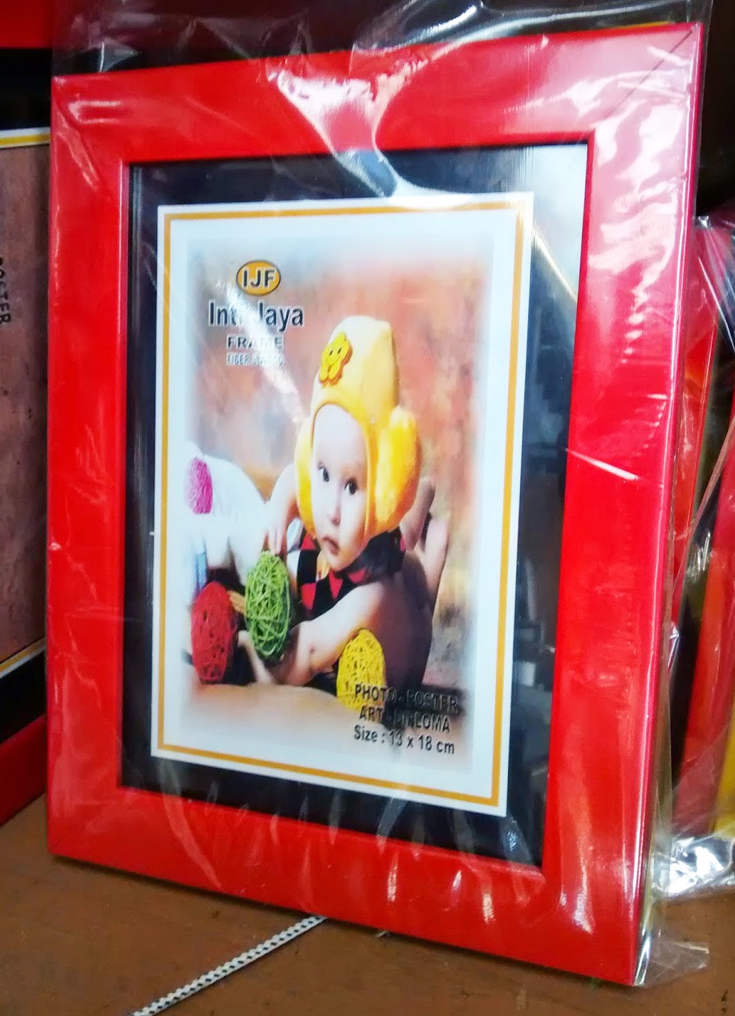 Jual Frame Minimalis Hitam Putih & warna warni - Jual Frame Foto Minimalis